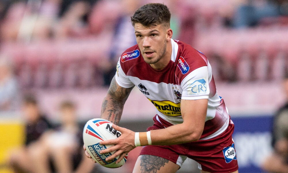 Hull KR could demand a transfer fee for Oliver Gildart if situation ...