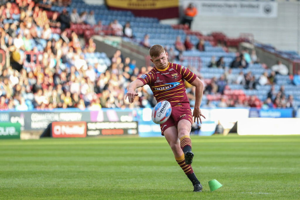 Huddersfield halfback signs new deal - Serious About Rugby League