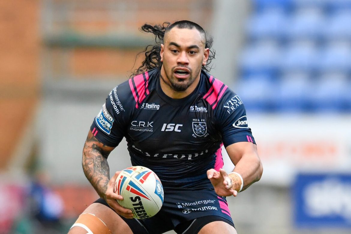 Mahe Fonua posts update as he appears at Castleford Tigers training for ...