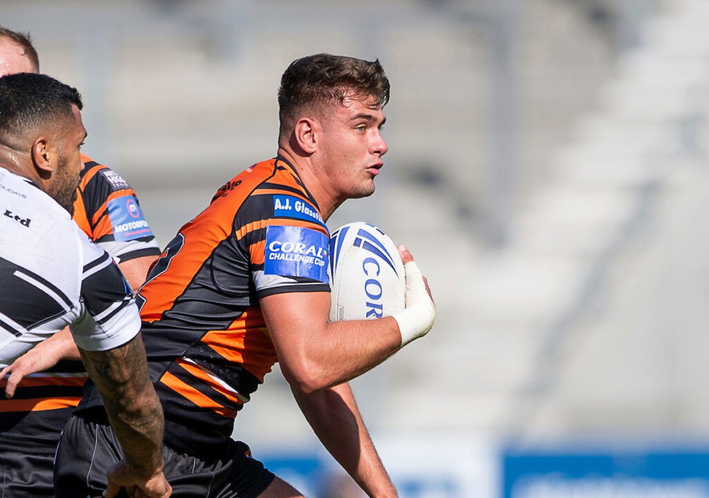 Ex-Castleford Tigers and Love Island star Jacques O’Neill returns to ...
