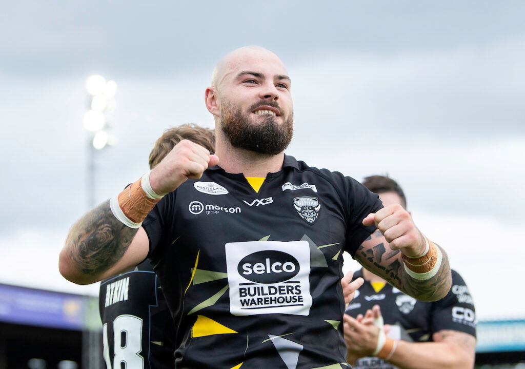 Salford Red Devils forward Sam Luckley makes switch to Super League ...