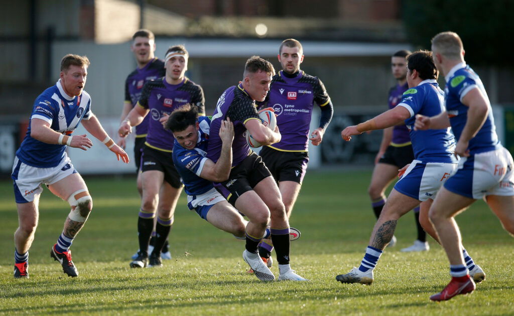 Former Wakefield Trinity halfback locks in club for 2023 - Serious ...