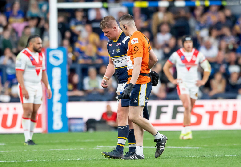 Ex official points out "hip drop tackle" as Leeds battle St Helens ...