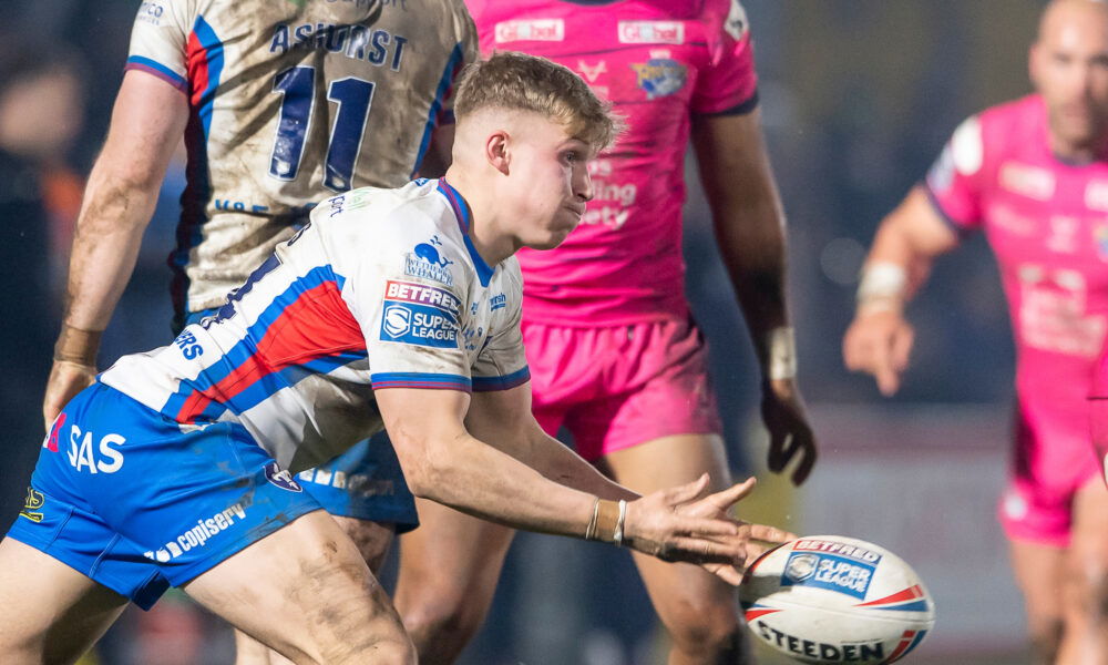 More worrying scenes at Magic Weekend with stretcher again brought on ...