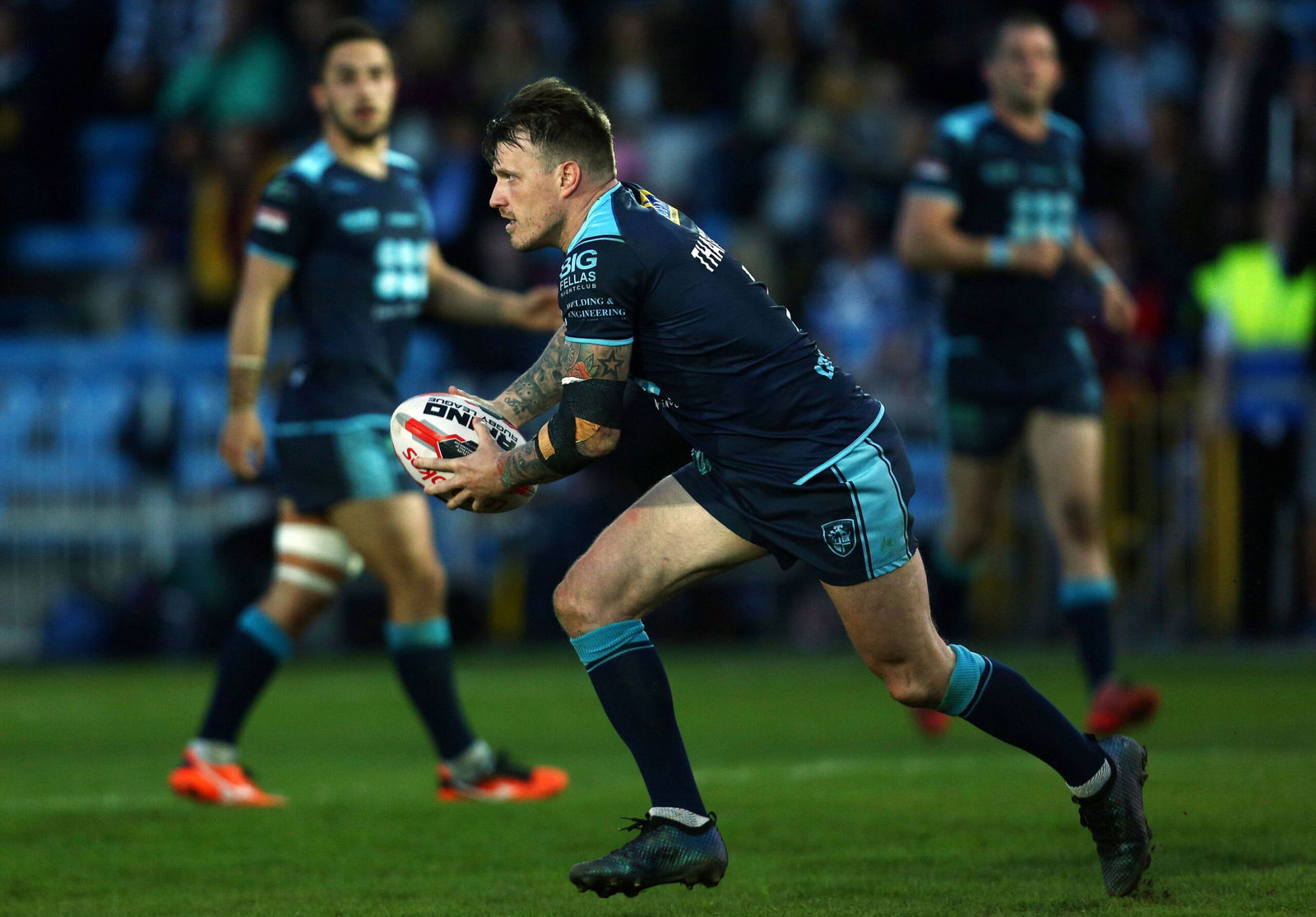 Former Hull FC and Castleford Tigers halfback to continue playing at 38 ...