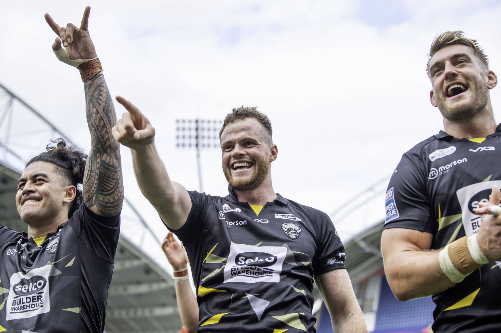 Joe Burgess "ready to crack on" following month-long Salford Red Devils ...