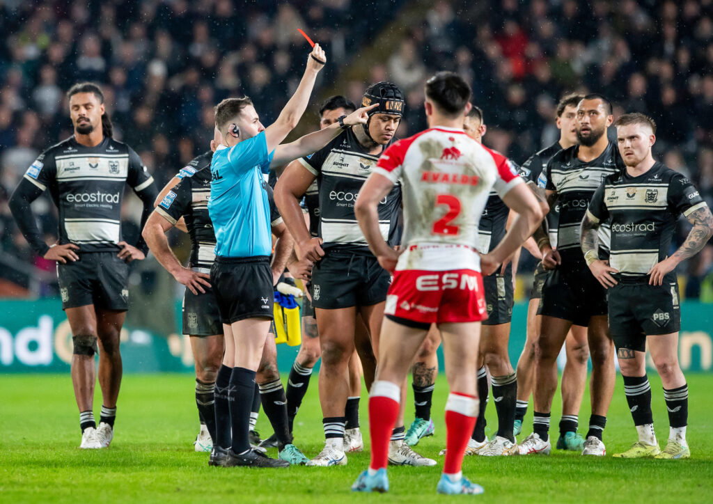 "Absolutely bonkers" - Fans rage as Hull FC player's ban is reduced ...