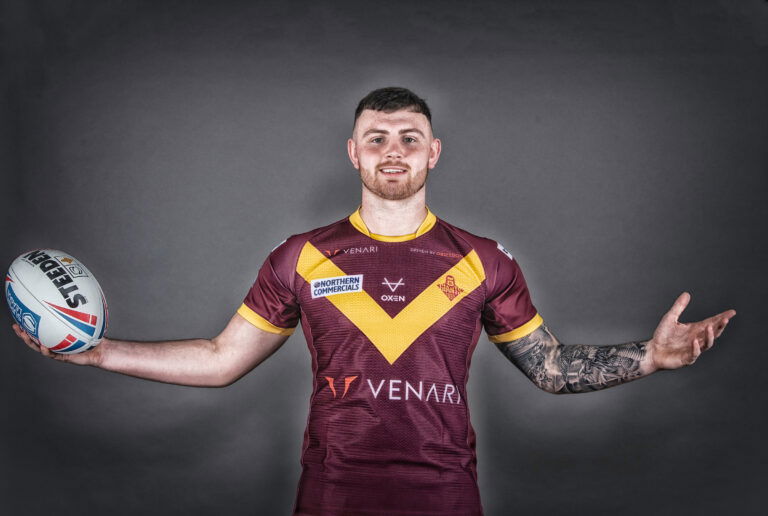 Update: Huddersfield Giants forward reportedly charged with drink ...