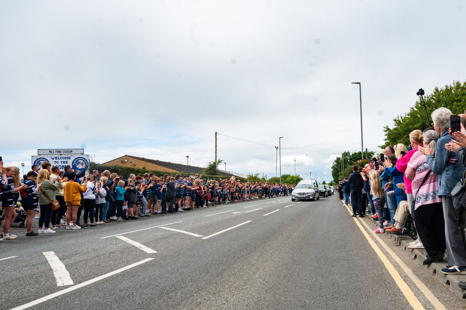Seven poignant images from Rob Burrow 's funeral - Serious About Rugby ...