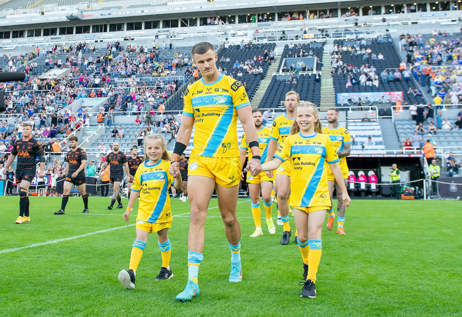 Rob Burrow-themed Shirt and Rugby League starting XIII revealed for 745 ...