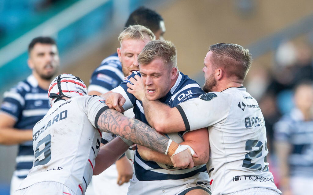 Championship forward becomes first signing of Craig Lingard era at ...