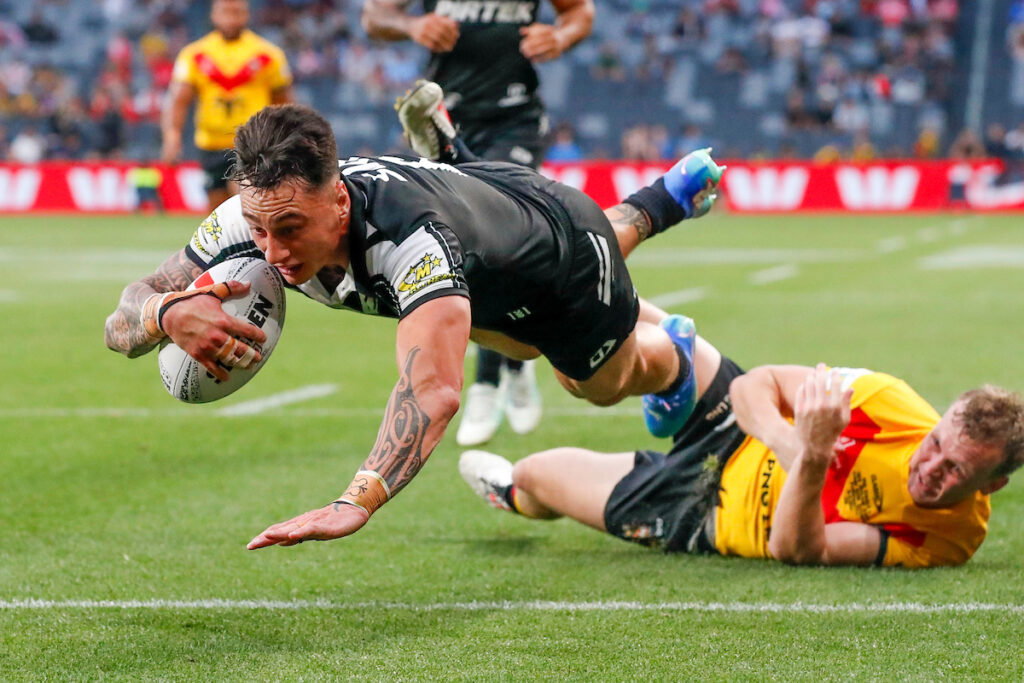 Super League-linked NRL star agrees deal to remain down under - Serious ...