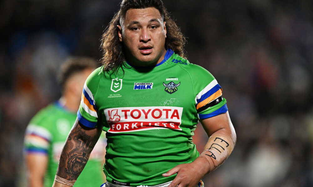 St Helens the front runners as legendary NRL forward closes in on Super ...