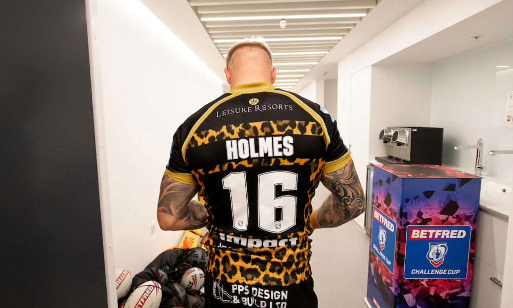 Ex-Hull FC and Warrington Wolves man Oliver Holmes posts farewell ...