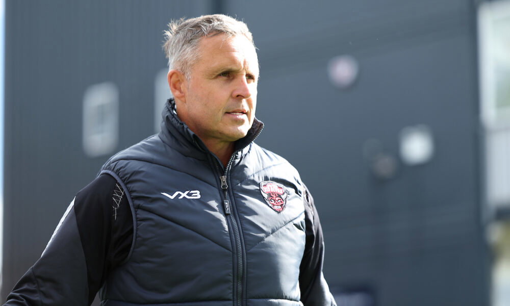 Salford Red Devils v Warrington Wolves team news amid bizarre loan ...