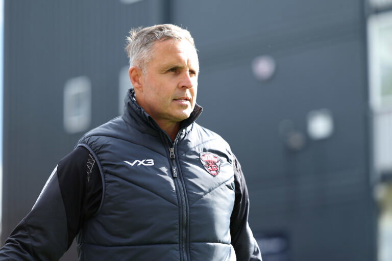 Salford Red Devils v Warrington Wolves team news amid bizarre loan ...