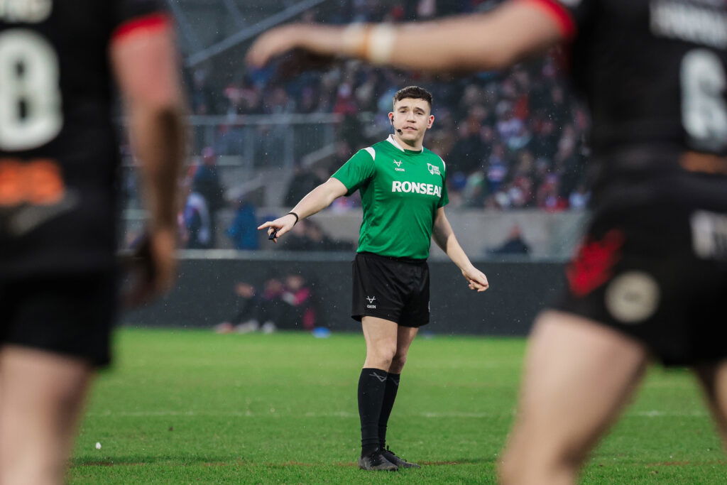 Super League referee suffers ACL injury and out for up to a year ...