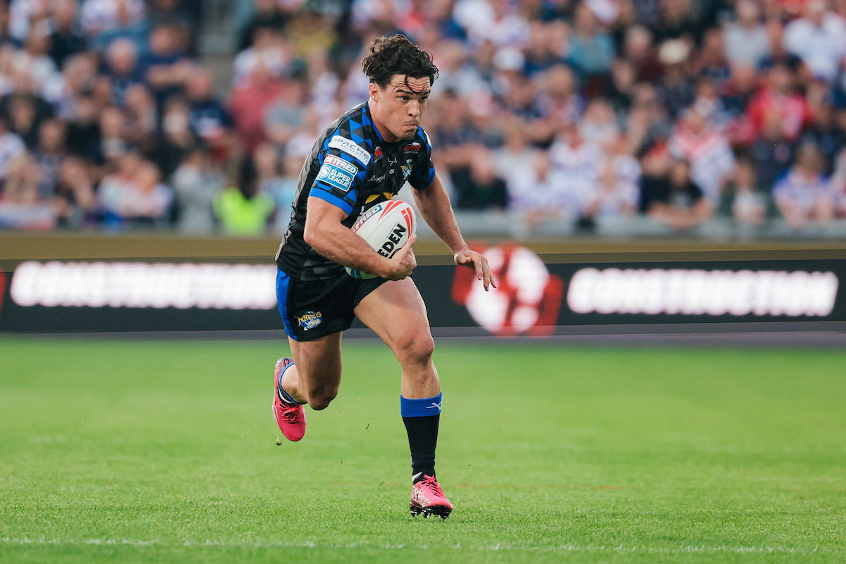 'Staggering' - Rugby League fans say the same thing after controversial Leeds Rhinos referee ...