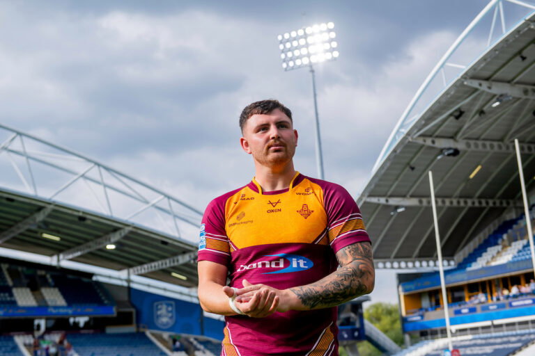 Huddersfield Giants tie down homegrown talent to new contract - Serious ...