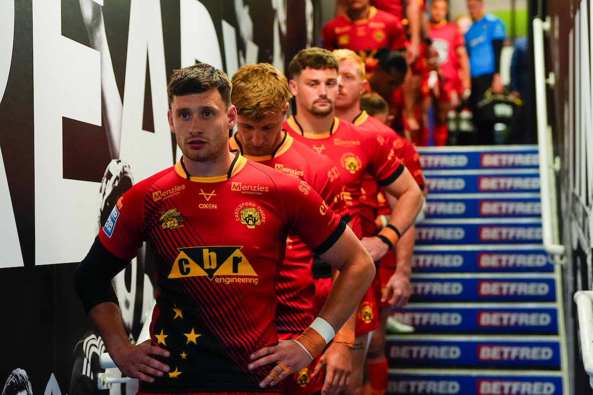 Super League club weighing up move for Castleford Tigers centre ...