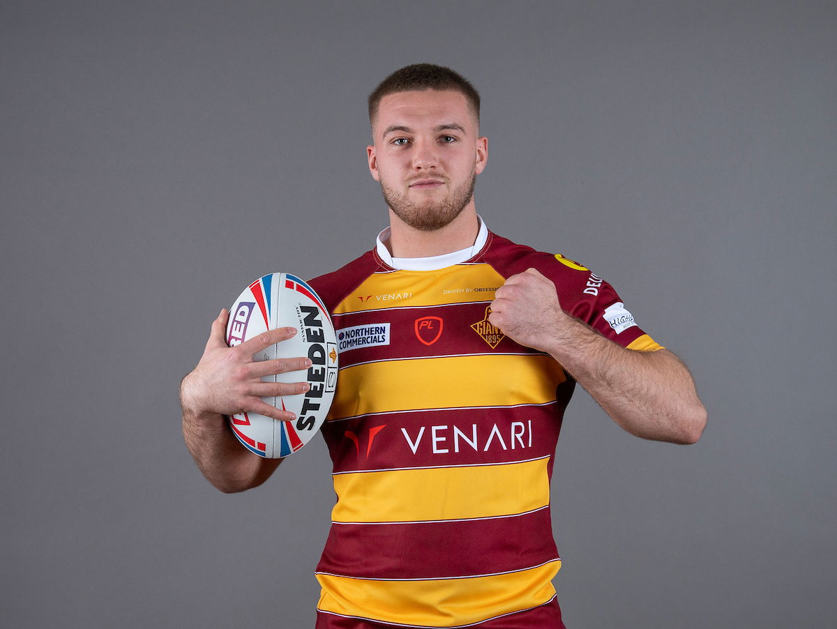 Former Huddersfield Giants man makes local switch to Championship club ...