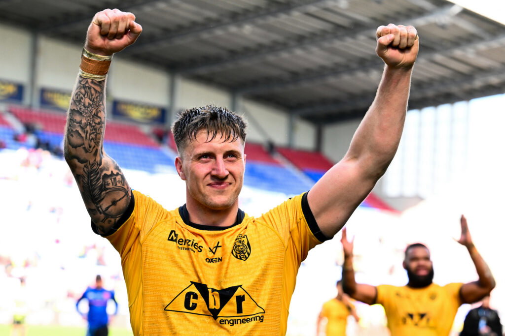Castleford Tigers coach hails ‘brave performance’ as players set ...